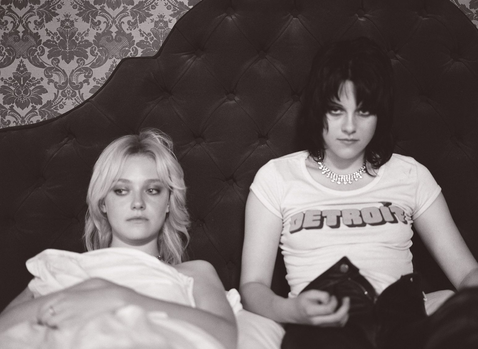 6 New High Resolution Images from THE RUNAWAYS Starring Kristen Stewart ...