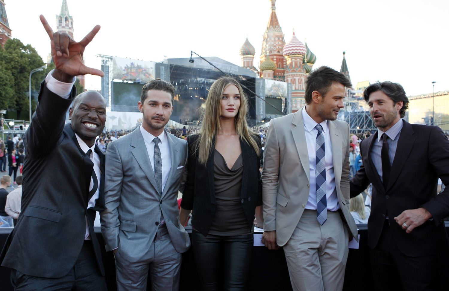 TRANSFORMERS: DARK OF THE MOON Moscow Premiere Images and Video