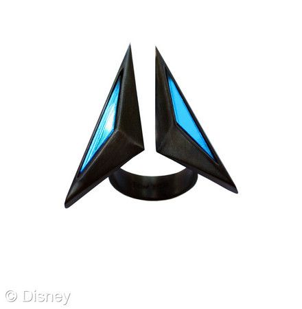 Loads of Images of Upcoming TRON: LEGACY Merchandise Clothes, Jewelry