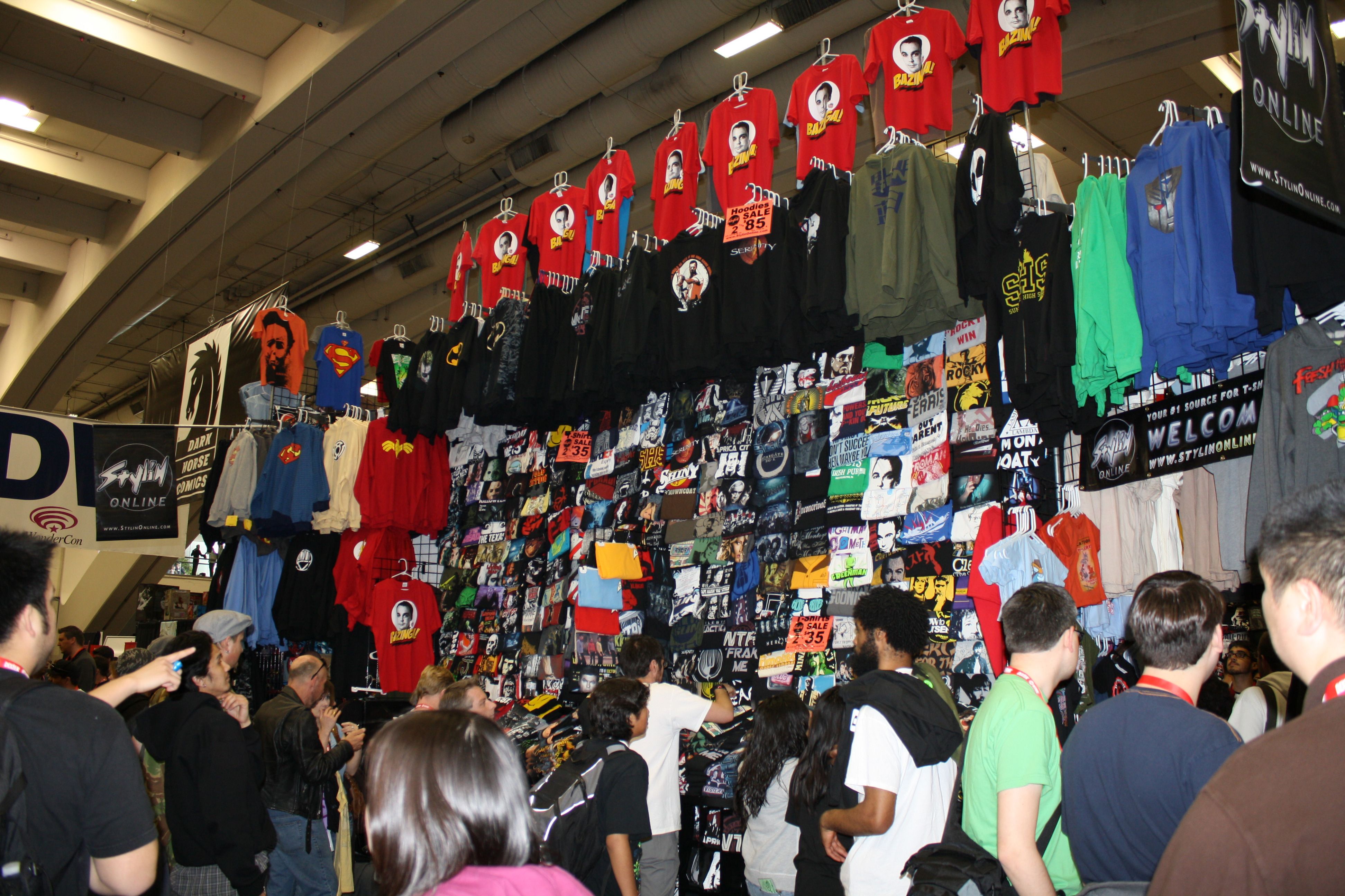 WonderCon 2010 Pictures - Costumes, the Convention Floor, and How Does ...
